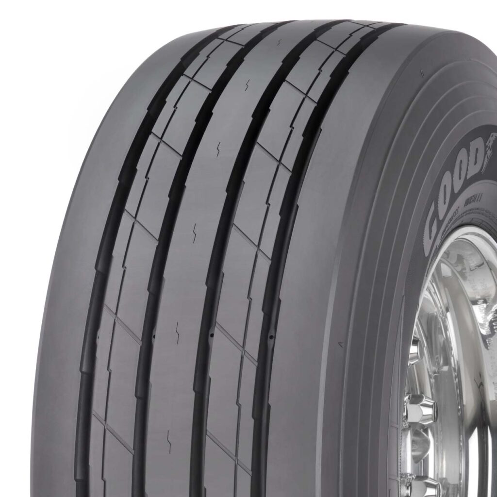 9.50R17.5 Goodyear Regional RHT II 143/141J TL - De Molen Banden